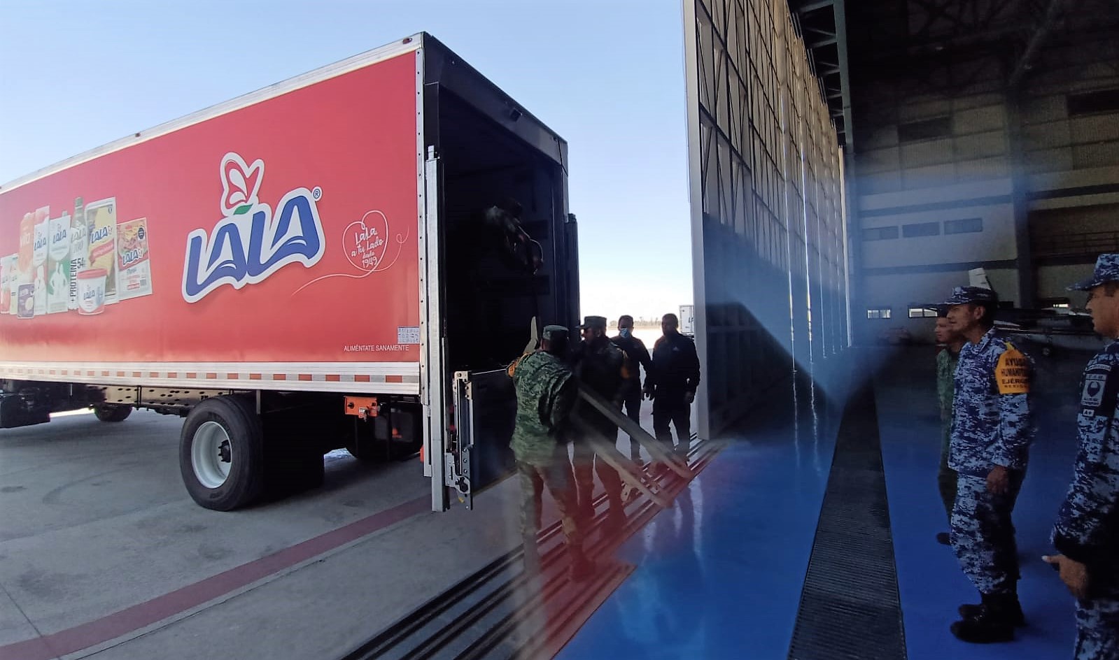 Envía Grupo Lala más de 21 mil litros de leche UHT